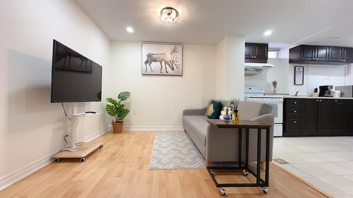 Beautiful Cozy Private Entry Apartment At Markham - Markham