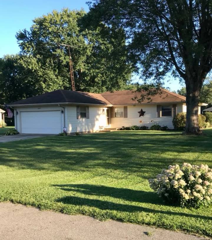 Private Room In Home South Of Columbus - Columbus, IN