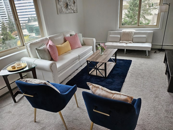 Skyline View Corner Condo Near Scc | Free Parking - Seattle