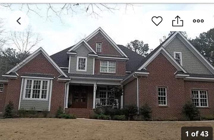 Football 3rd Night Free 2k 2q 2txl 4 Sofas, Crib - Oxford, MS