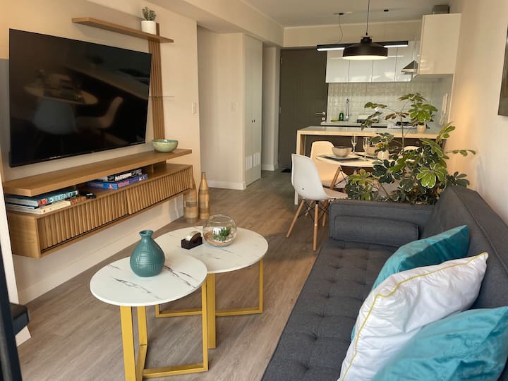 Modern Apt In Miraflores | Pool, Gym, Queen Bed - Lima