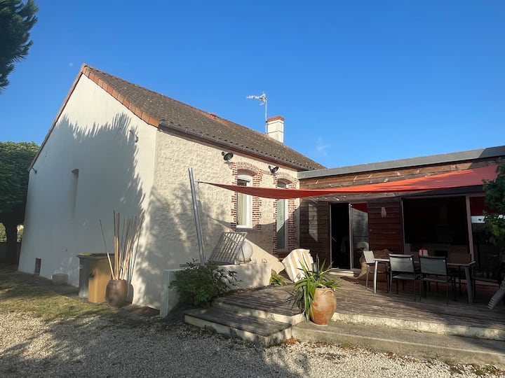 Fully Renovated House On Large Enclosed Courtyard Near The Sea. - Angles
