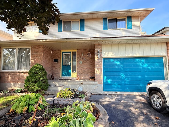 Your Perfect Rest Spot In Belleville - Belleville, Canada