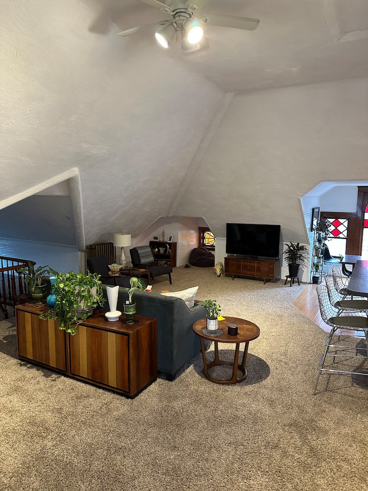 Mcm Studio In Heritage Hill - Grand Rapids, MI