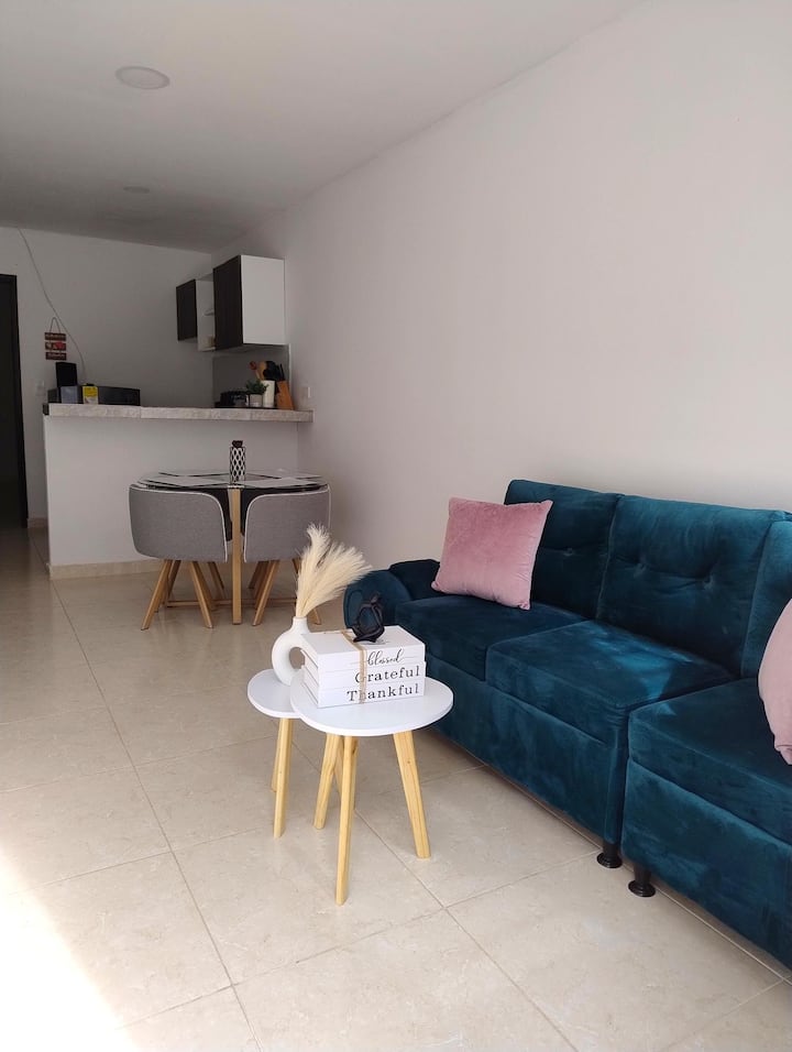 Apto Con Lavadora Secadora Y Parqueadero Privado - Valledupar