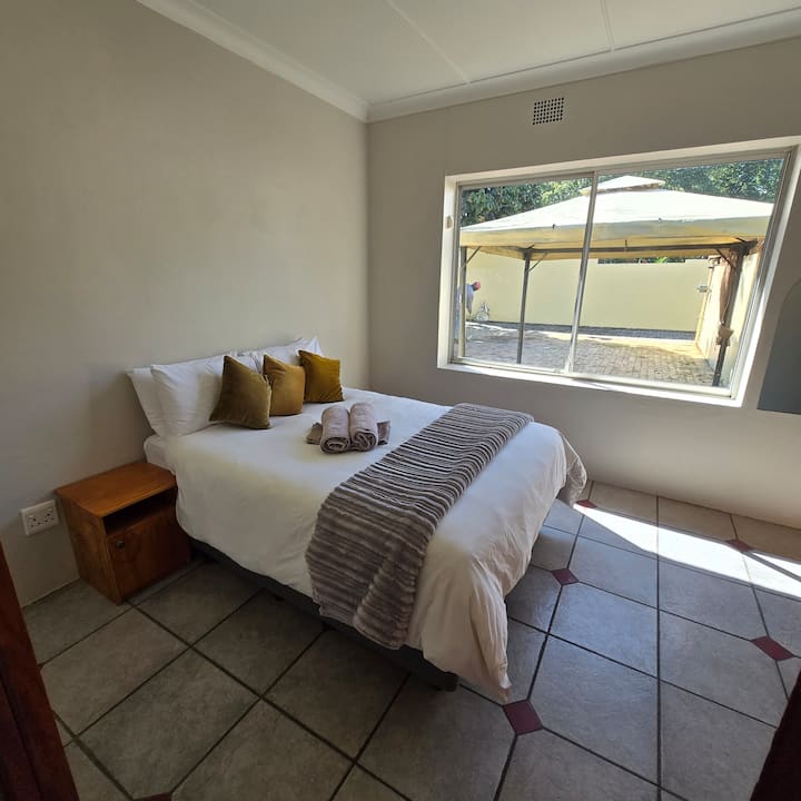 13 The Place Friends Rest And Sleep Best - Pretoria