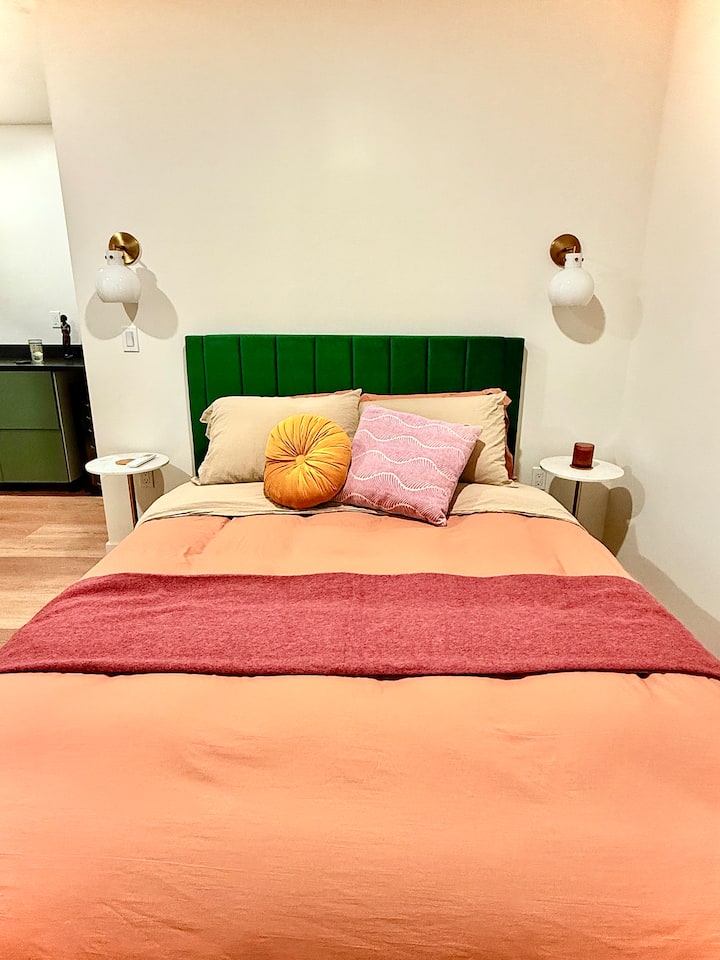 Work + Wander | Cozy Studio - 샌디에고