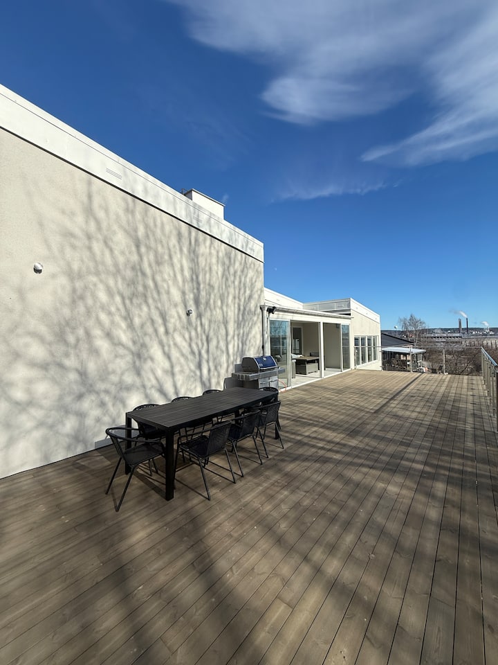 Arkitektritat Hus I Haga Med Havsutsikt - Sundsvall