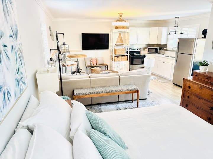 Cottage Cozy Studio West Palm Beach - West Palm Beach, FL