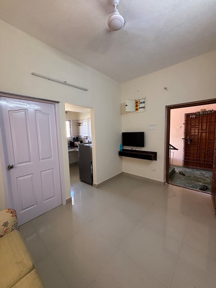 1bhk In Palavakkam.  Ecr/omr - Chennai