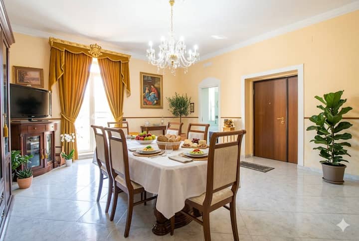 " Leon In Naples " - Napoli, İtalya