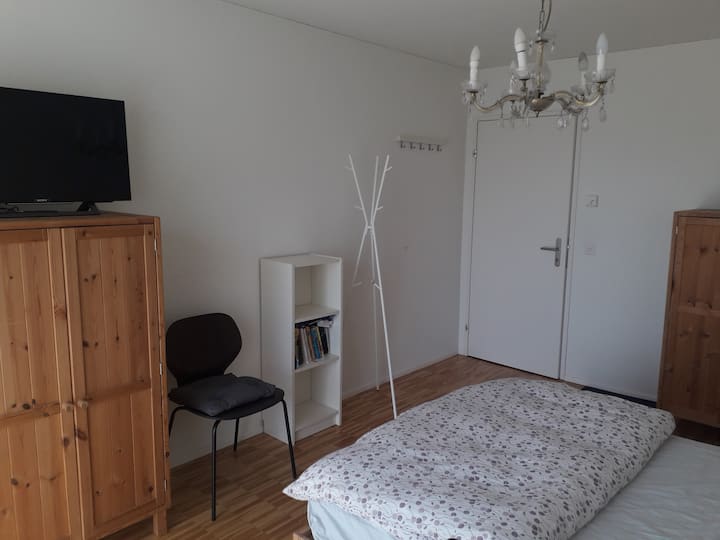 Sonniges Zimmer Mit Balkon - Kloten