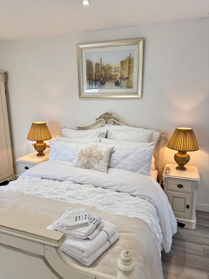 Altons Bothy Guest House - Aberdeen Airport (ABZ)