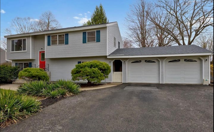 Race Track, Fenced Yard, Quiet + Prime Location - Saratoga Springs, NY