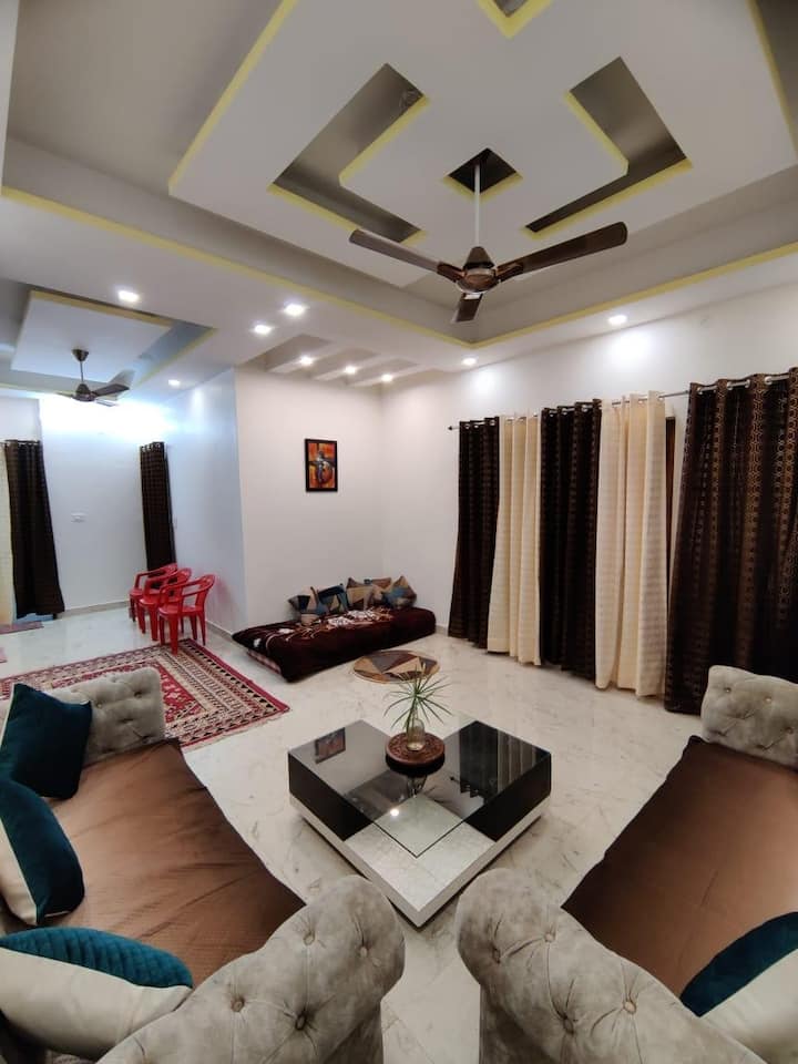 Spacious House In Dehradun - Dehradun