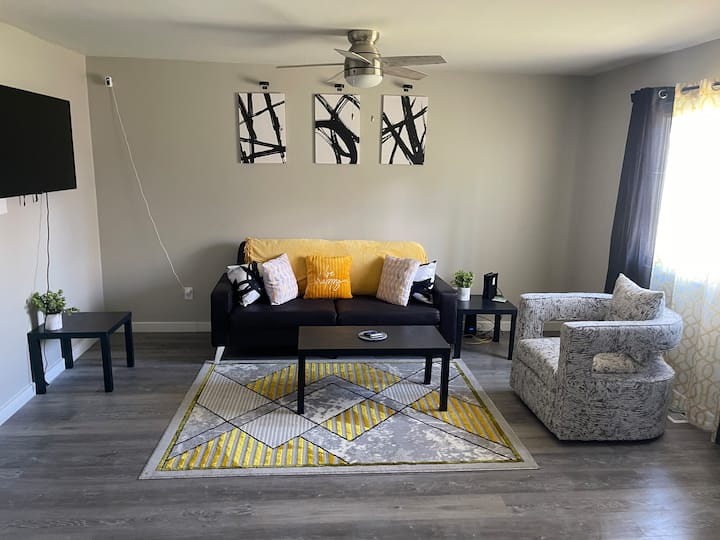 Modern 2br Duplex - Avon, IN
