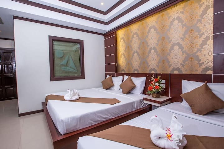 Adm Phi Phi Tripple & Breakfasts - Ko Phi Phi Don