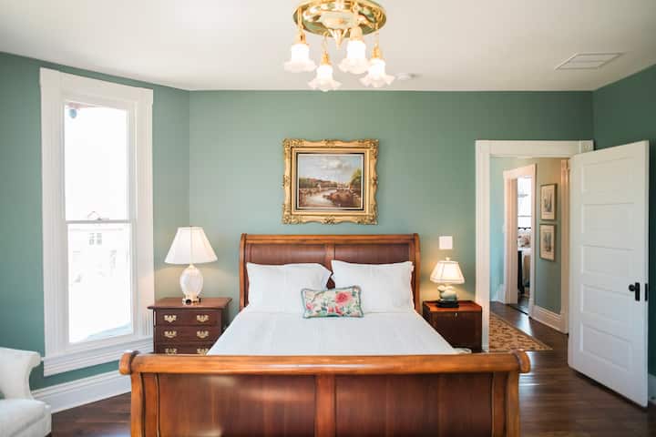 The Parsonage | Grand 19th Century 4 Bdrm Home - Carlisle, KY