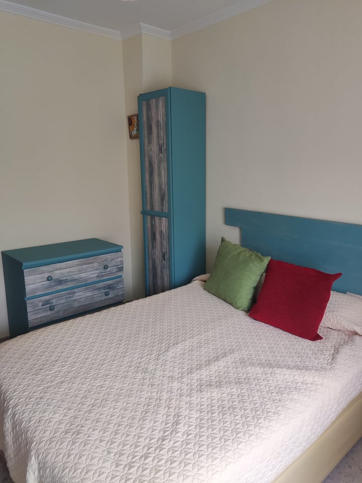 Habitación Luminosa Y Espaciosa - Cadix