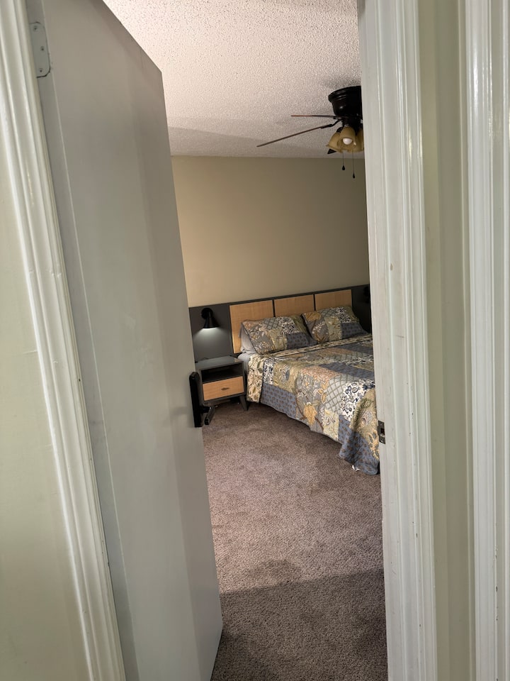 Master Suite | Private Bath | Self Check-in - Kennesaw, GA