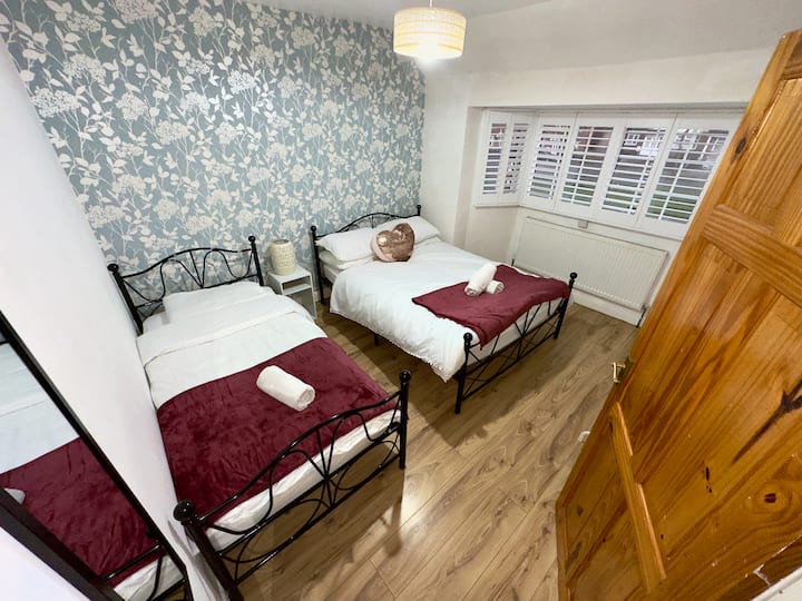 Cosy 5 Bedroom Birmingham - Staffordshire