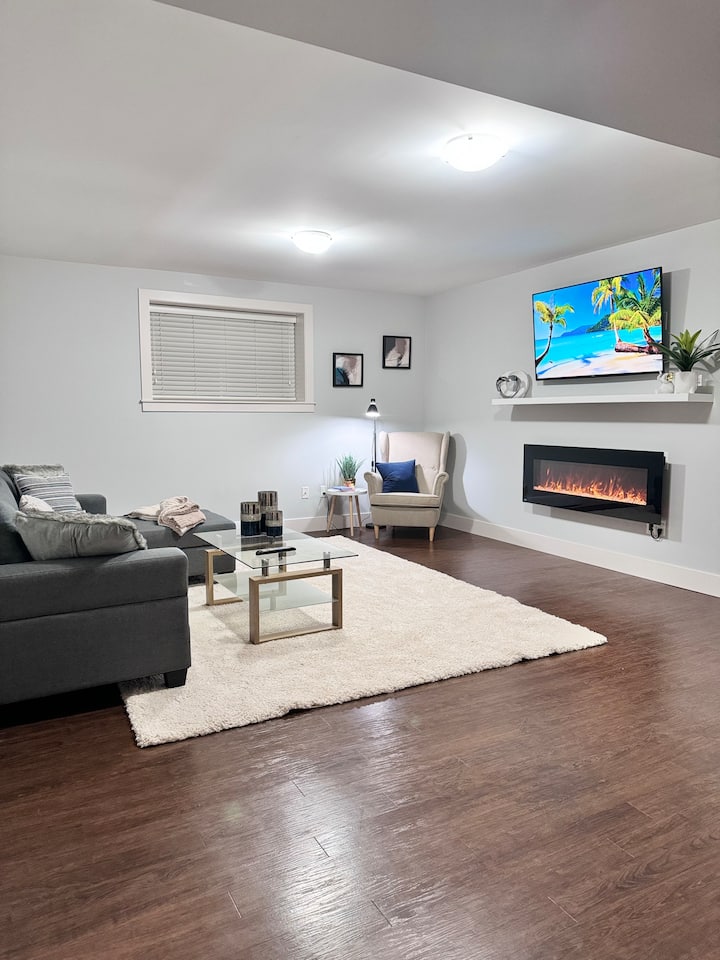 New Modern 1 Bedroom Guest Space - Cypress Mountain