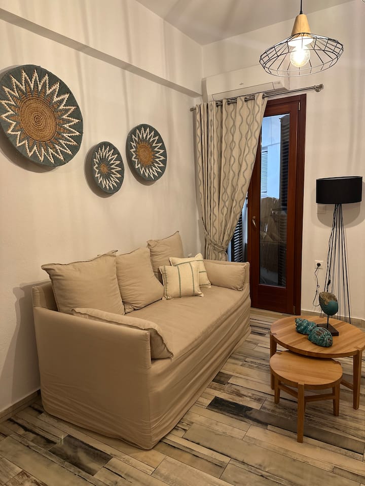 Spiti Skiathos Town - Skiatos