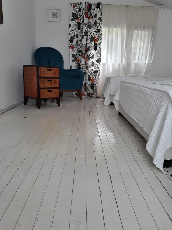 Beş Kişilik Teraslı Oda - Çeşme