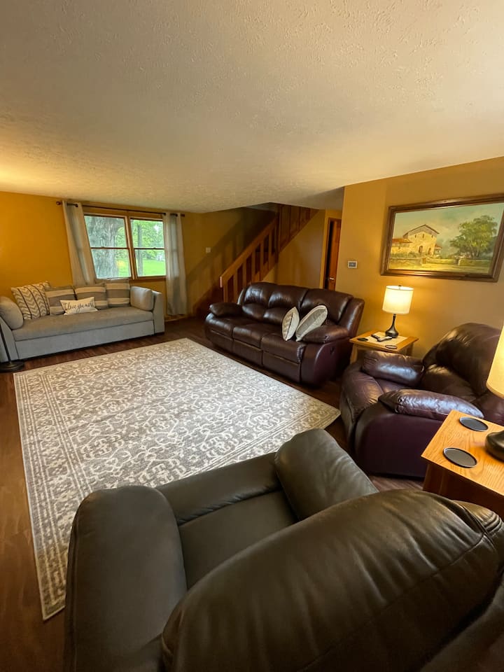 Hemlock Hideaway • Cozy Cabin Near Pymatuning Lake - Jamestown, PA