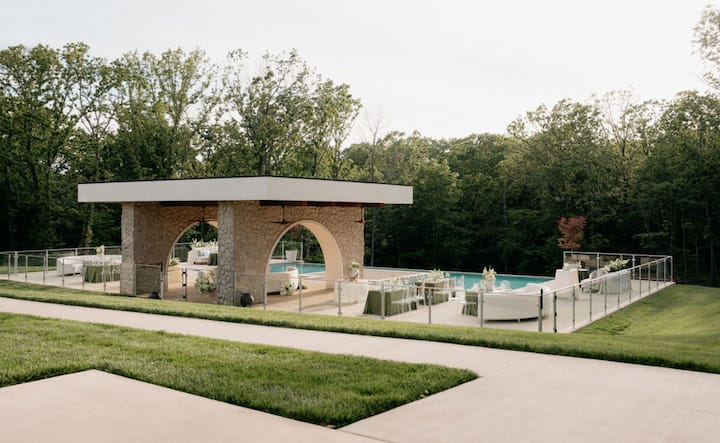 Greenbridge Resort-next To Greenhouse Two Rivers! - Ozark, MO