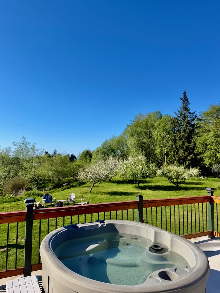 Grandma's House, Comfy, Cozy, Secluded, Views. - Port Angeles, Washington