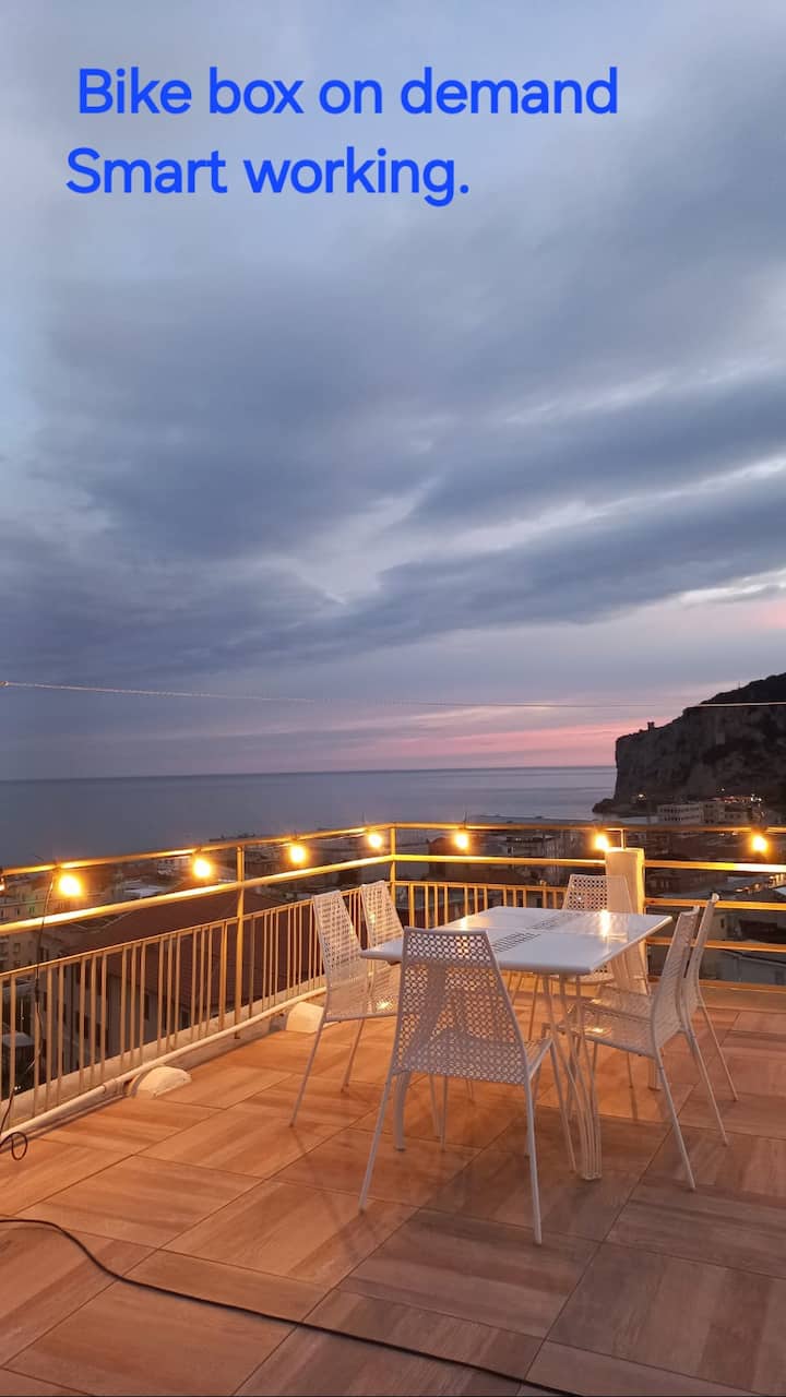 Una Terrazza Su Finale Quadrilocale Vista Mare - Pietra Ligure