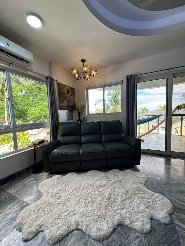Cozy & Bright 1br Near Sand And Sea - Dauin