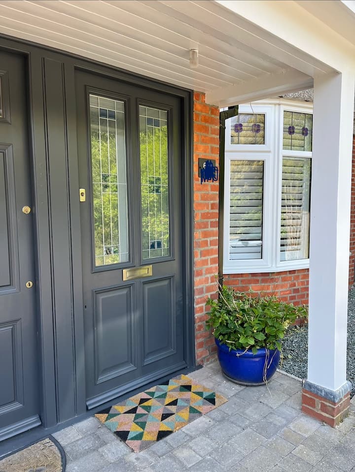 Large 2 Bed Apt With Parking At Southbourne Beach - Christchurch, UK