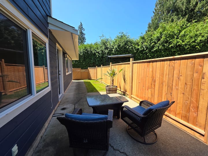 Laundry | Parking | Fireplace | Patio | Wifi - Aldergrove