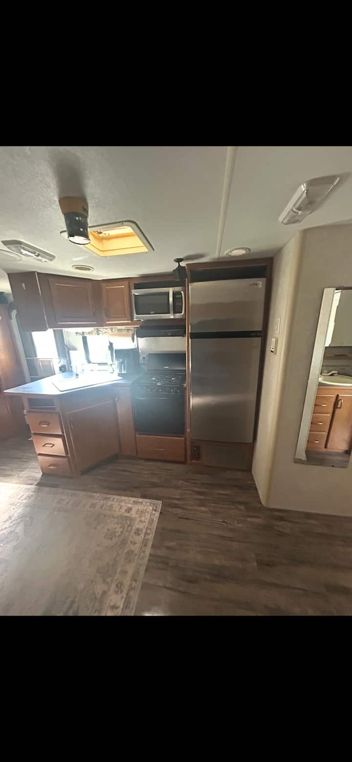 Spacious & Private Rv - Cleveland, OH