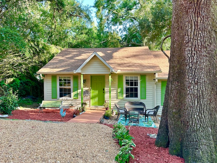 Live Oak Cottages Iv. 2/2  In Town Nature Retreat - 탤러해시