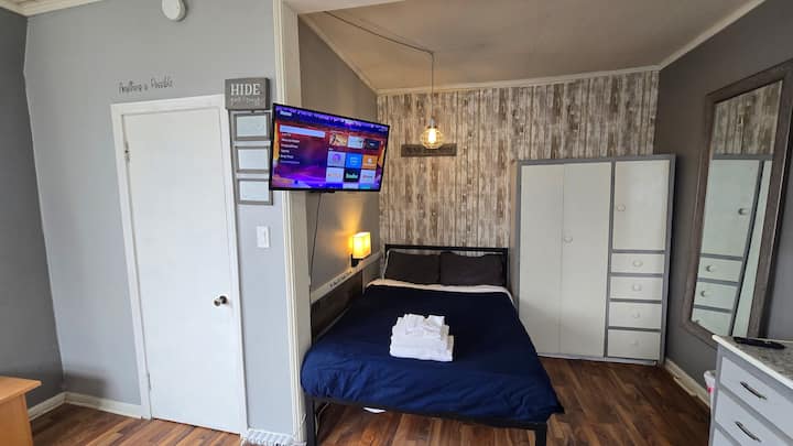 #4 Central Park/ Cultural Center Apartment - Splash Pad, Flint