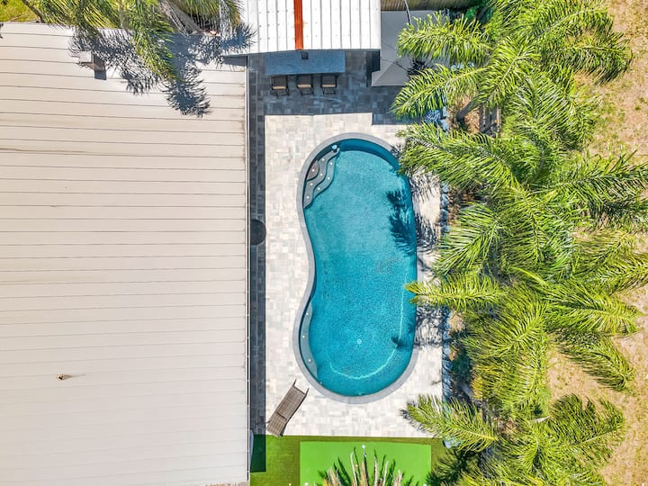 Jax Getaway • Heated Pool • Near Mayo & Beach - Jacksonville, FL