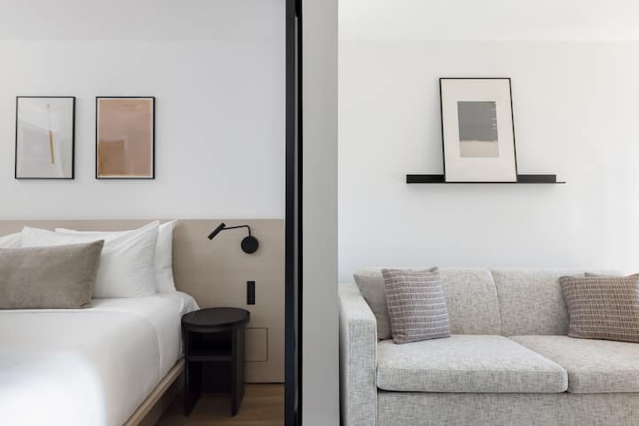 Keefer House | One Bed Apartment - Vancouver