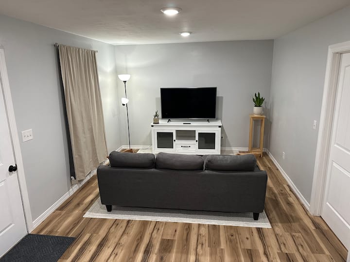 Modern Cozy 2 Bedroom Home - Twin Falls, ID
