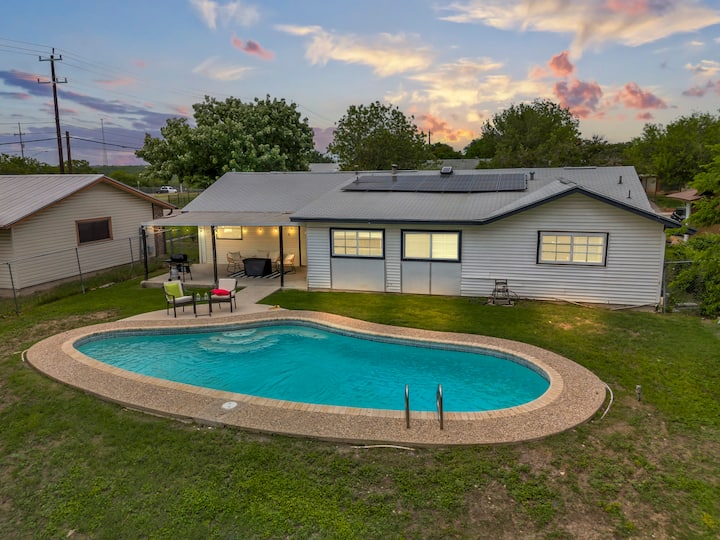 Private Pool | 6 Min To Lafb | Game Room | Firepit - San Antonio