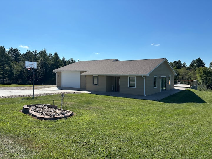 Sunny Days Hideout - Rathbun Lake, IA