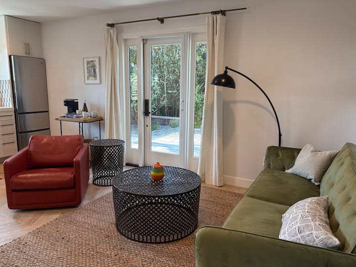 Modern Beach Bungalow, Walk To Town And Shops! - Encinitas, CA