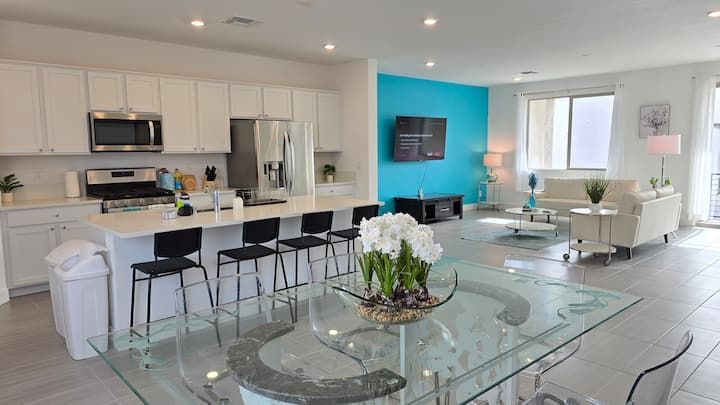 Spacious 5br House * Pool Table * Arcades - Las Vegas, NV