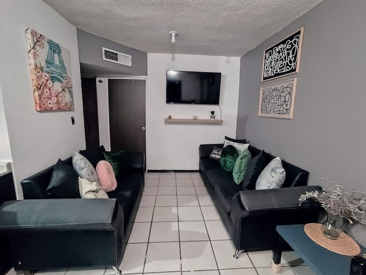 Amy House
Casita Familiar - Ciudad Juárez