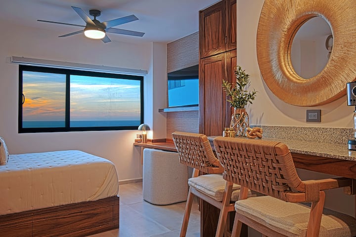 Studio Ocaso: Ocean View & Pool, Steps To Malecon - La Paz