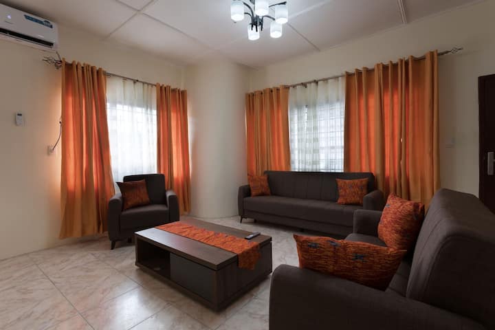 Elegant Apartment In Monrovia (2bd2b) - Monrovia