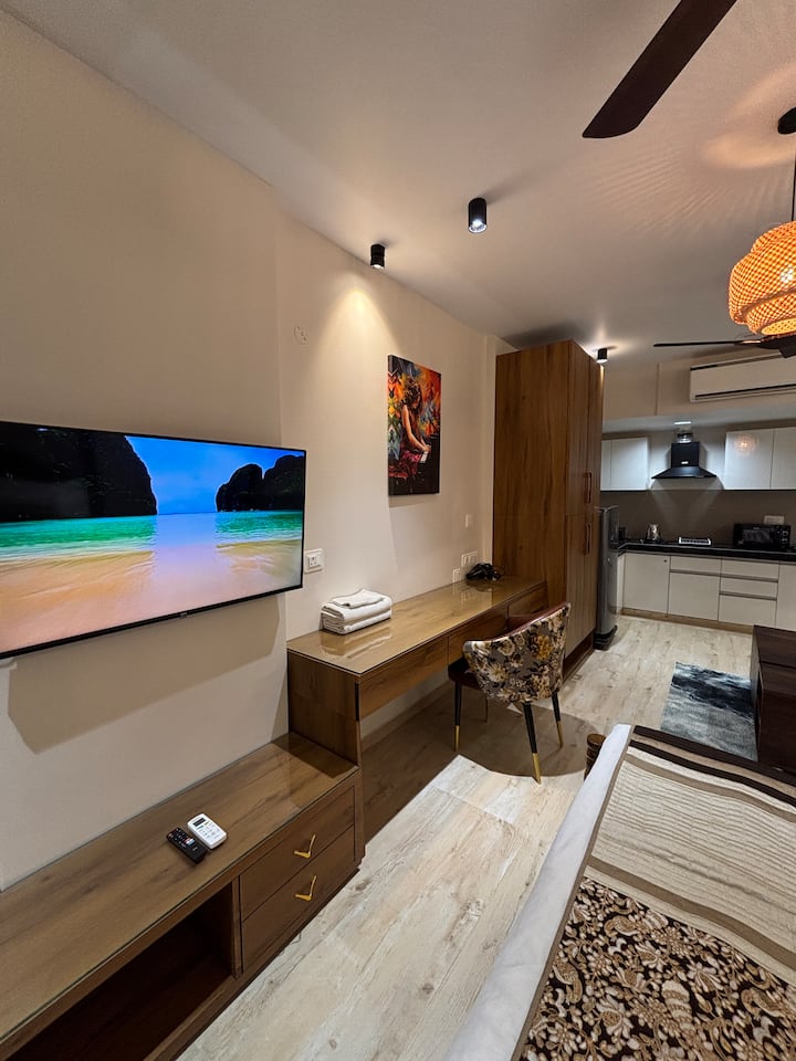 Plumex ÉLan Studio- 1br With City Views/pool/gym - Jaipur