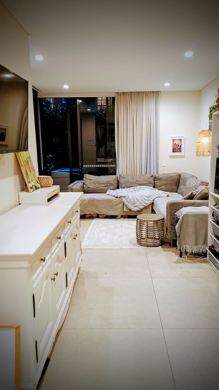 La Maison Du Village - Surry Hills